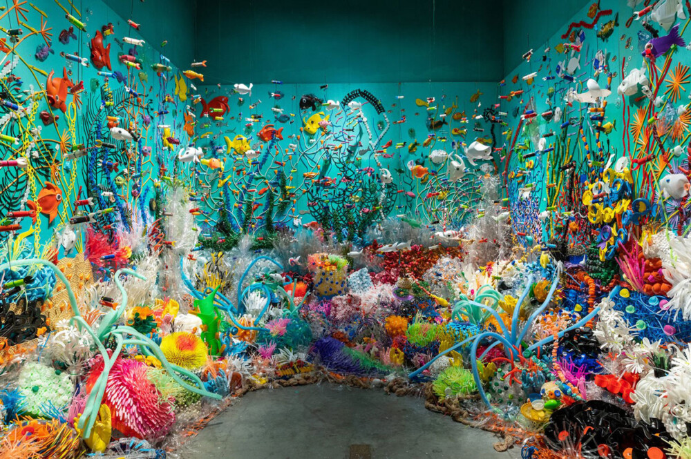 “Plastic Reef” uses art as trash to help us reconsider our plastic ...